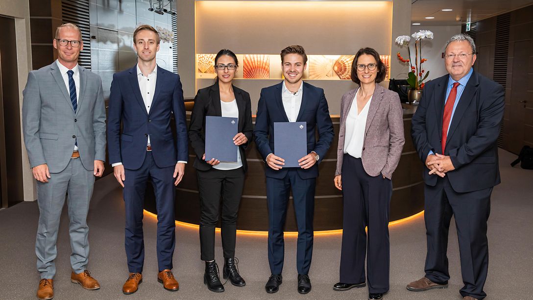 LGT University Scholarship Auszeichnung für Elizabet Sanyal und Julian ...