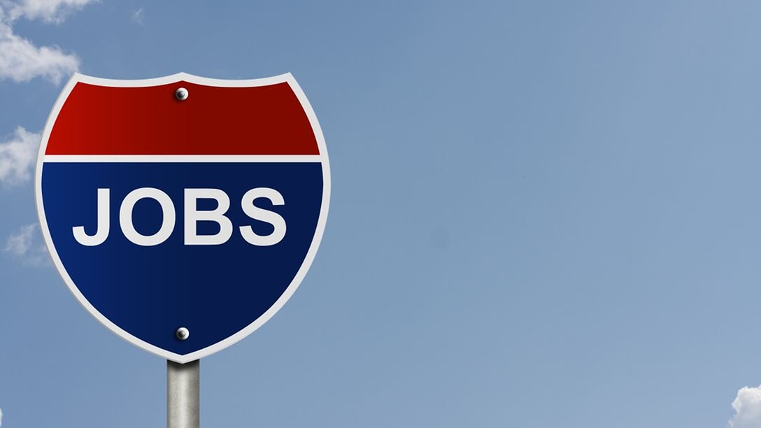 Weaker job growth paves the way for the Fed - ECB interest rate ...