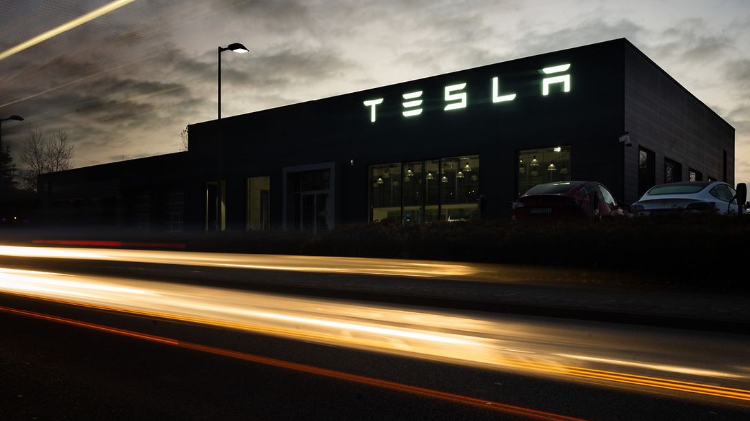 What happens when a company is kicked out of a stock index? | LGT